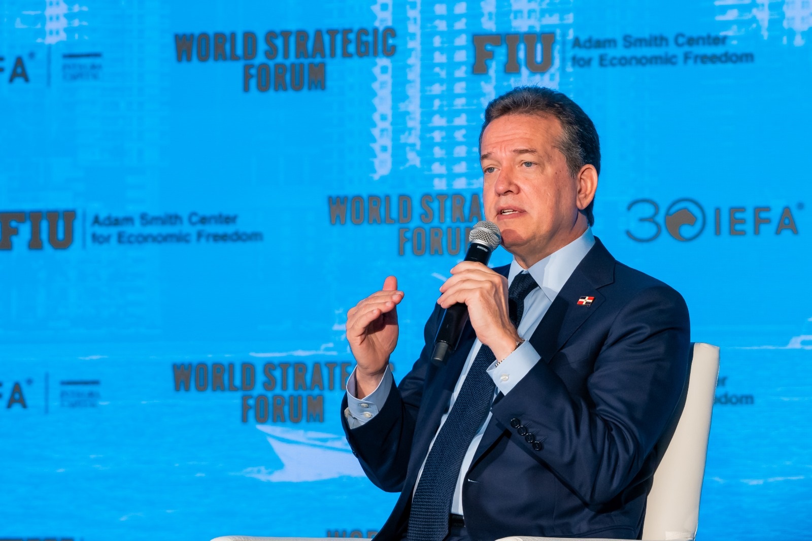 Ministro Bisonó: ¿qué ventajas competitivas tiene República Dominicana ...