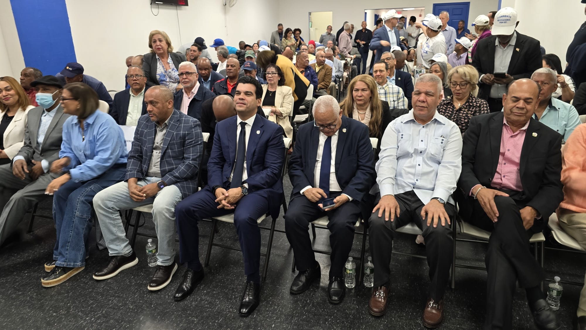 Wellington Arnaud se reúne con dirigentes de la seccional PRM en Nueva ...